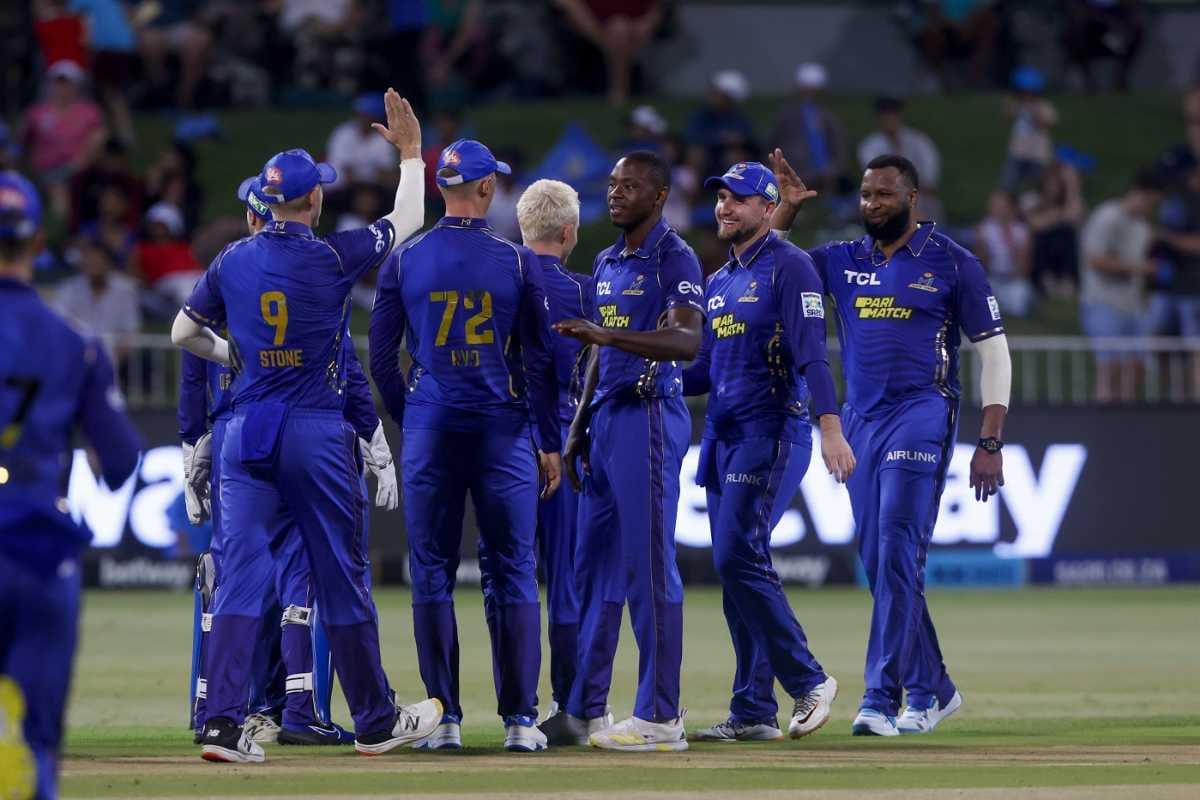 Mumbai Indians All-Rounder Misses Team Bus, but Shines With Player of ...