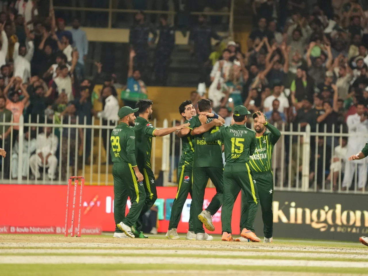 22-Year-Old Pakistan International Pacer Retires From PSL in Shocking ...