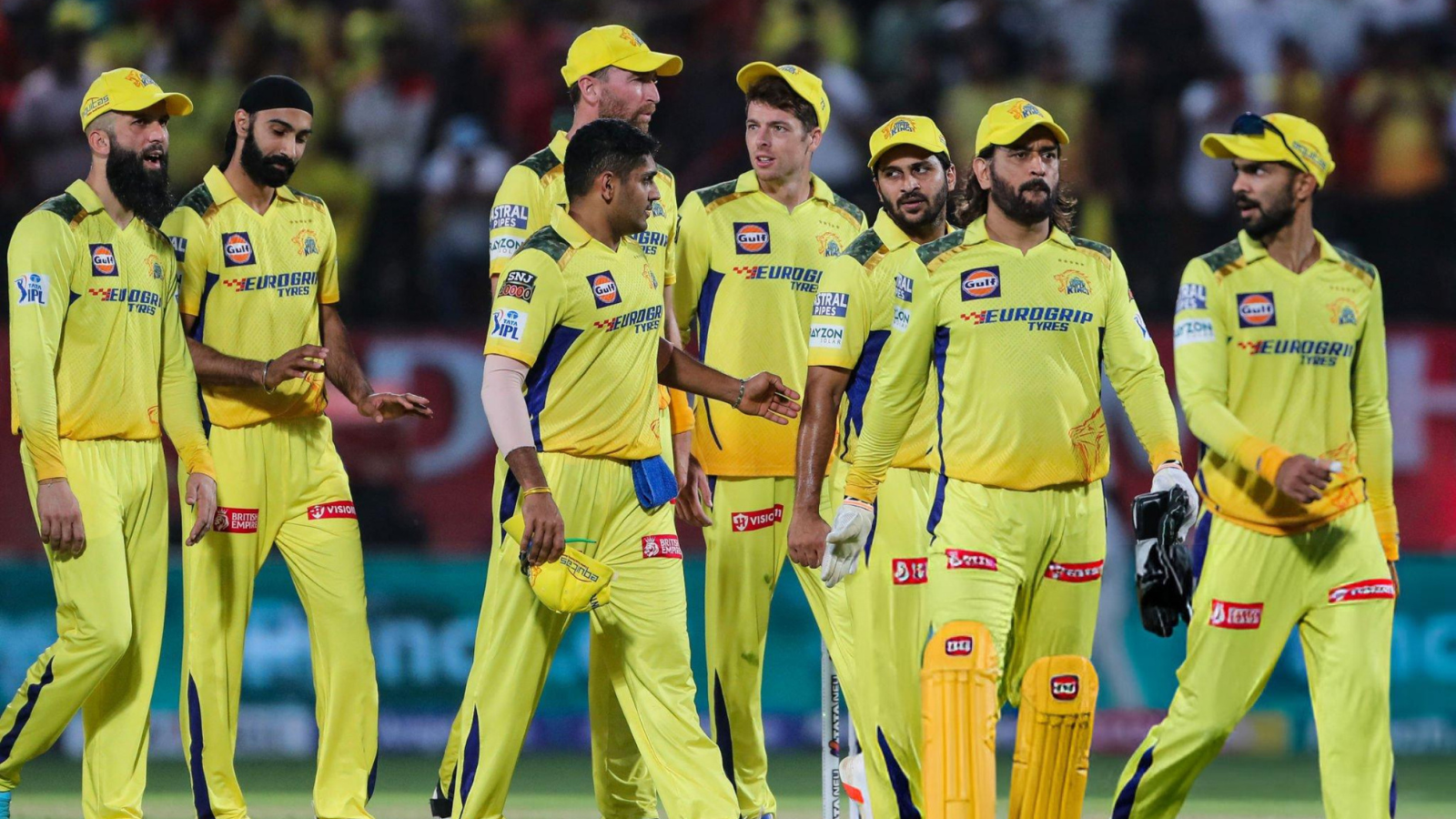 CSK Overseas Star Sizzles With Crucial Spell in Big Bash League Final ...